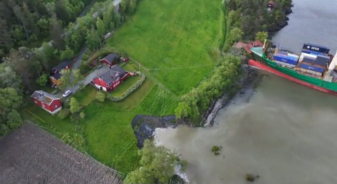 135-Meter Cargo Ship Crashes Into Norwegian Garden in Byneset ...