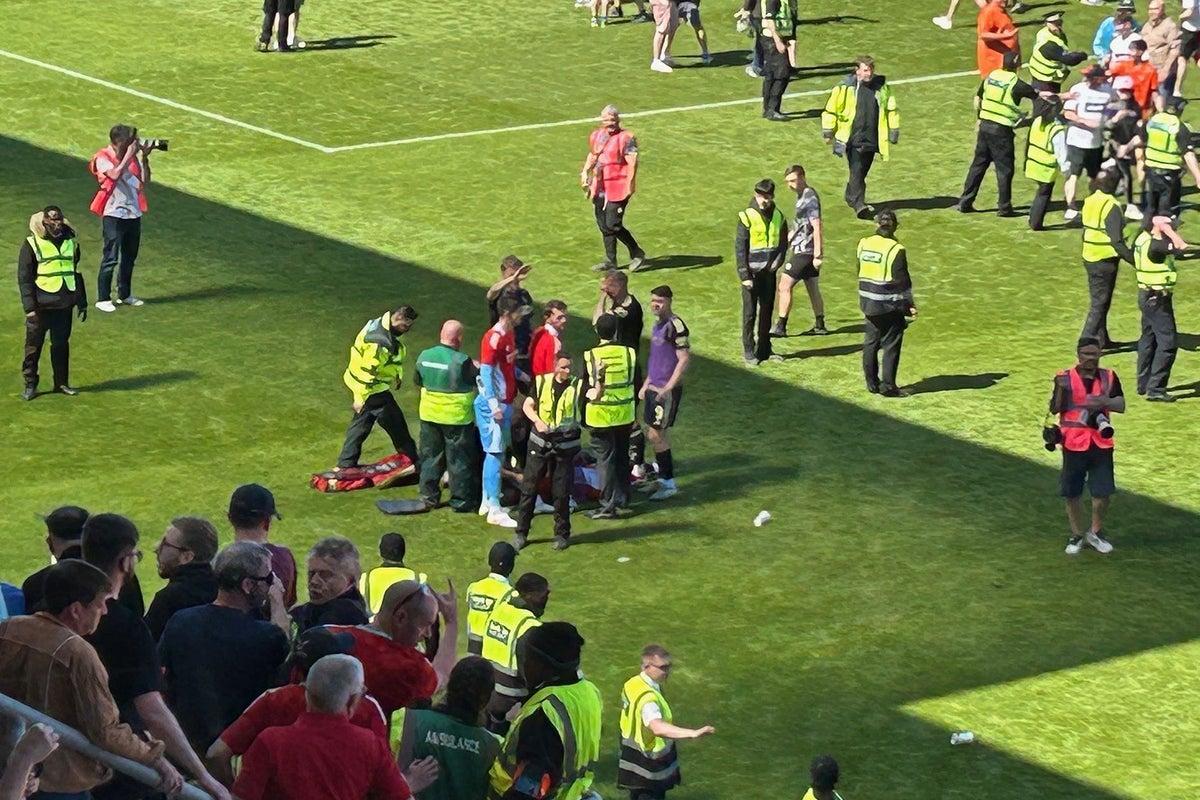 Aberdeen's MacKenzie Hit by Seat Thrown by Own Fans in Fair Play Stand ...