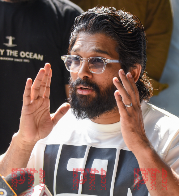 Allu Arjun Wins Best Actor for ‘Pushpa’ at Telangana Gaddar Film Awards ...