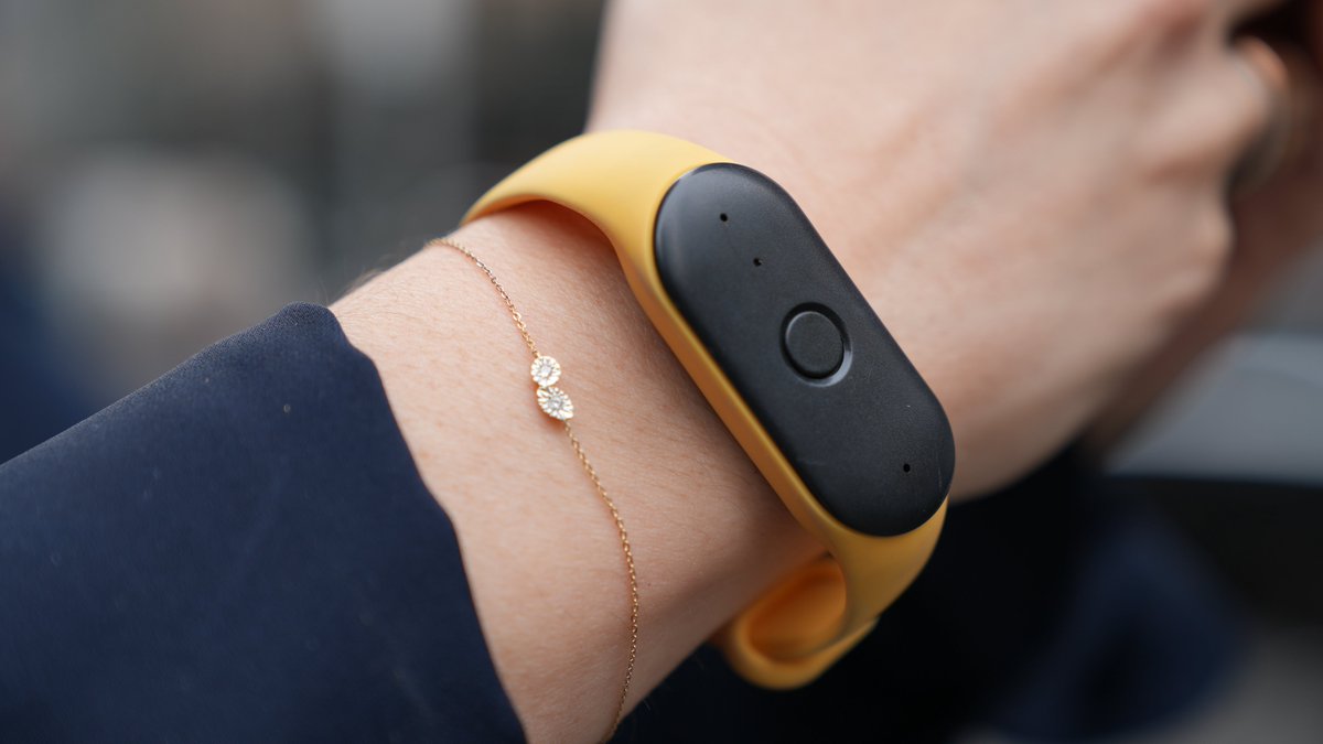 Amazon Buys Wearable AI Start-Up Bee in Unpriced Deal | DeepNewz Wearables
