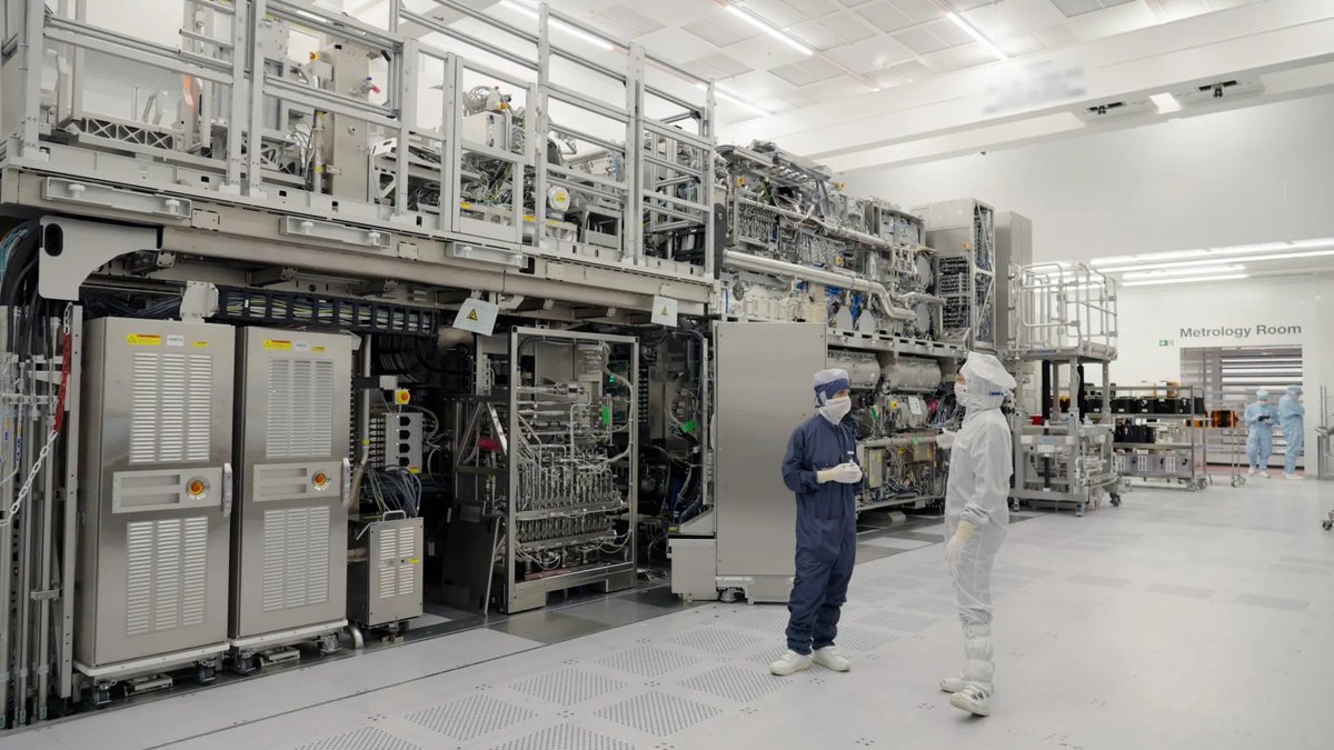 ASML Ships $400 Million High NA EUV Machines, Larger Than Buses, Five ...