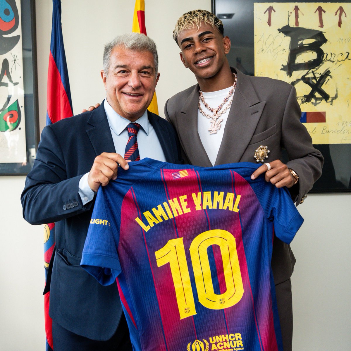 Barcelona Gives 18-Year-Old Lamine Yamal the No.10 and Extends Deal to 2031 | DeepNewz Spain