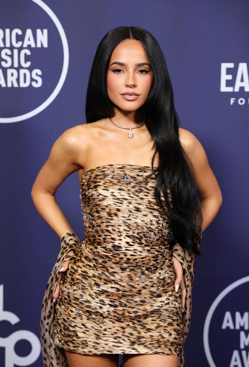 Becky G Wins Favorite Female Latin Artist as Jennifer Lopez Hosts 2025 ...