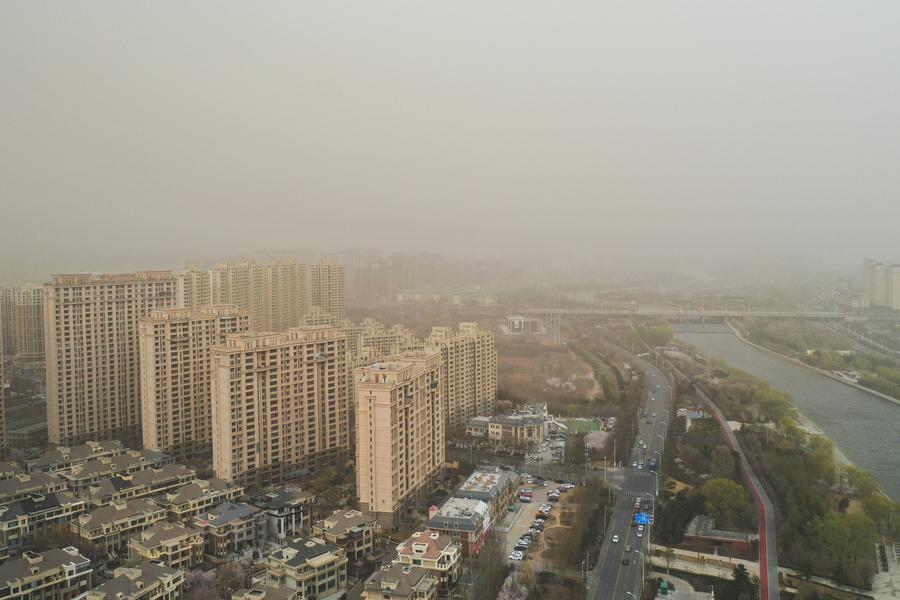Beijing Cancels 838 Flights, Closes Parks Amid 150 km/h Winds and ...