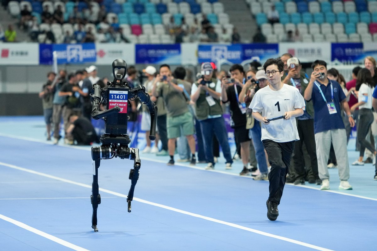 Beijing Debuts World Humanoid Robot Games with 500 AI ‘Athletes ...
