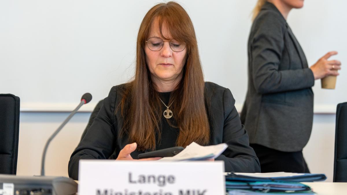 Brandenburg's Interior Minister Katrin Lange Resigns After AfD Classification Controversy and ...