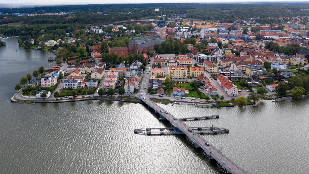 Brookfield to Invest $10 Billion in AI Data Center in Strängnäs, Sweden ...