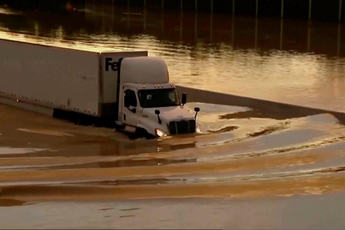 Chattanooga Floods Kill Three, Spur Emergency After Near-Record Rain ...