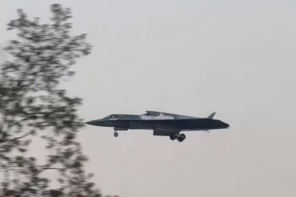 China's J-36 Completes Third Test Flight With Advanced Stealth and ...