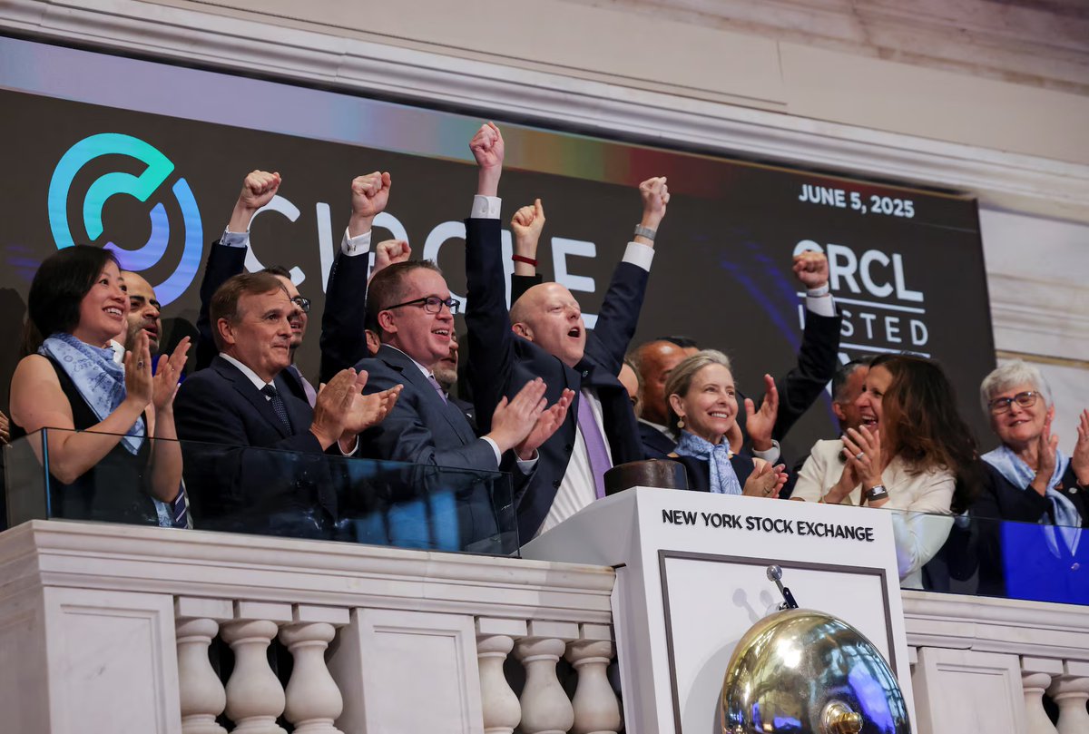 Circle Closes at $83.23 in NYSE Debut After $1.1 Billion IPO, 25x ...