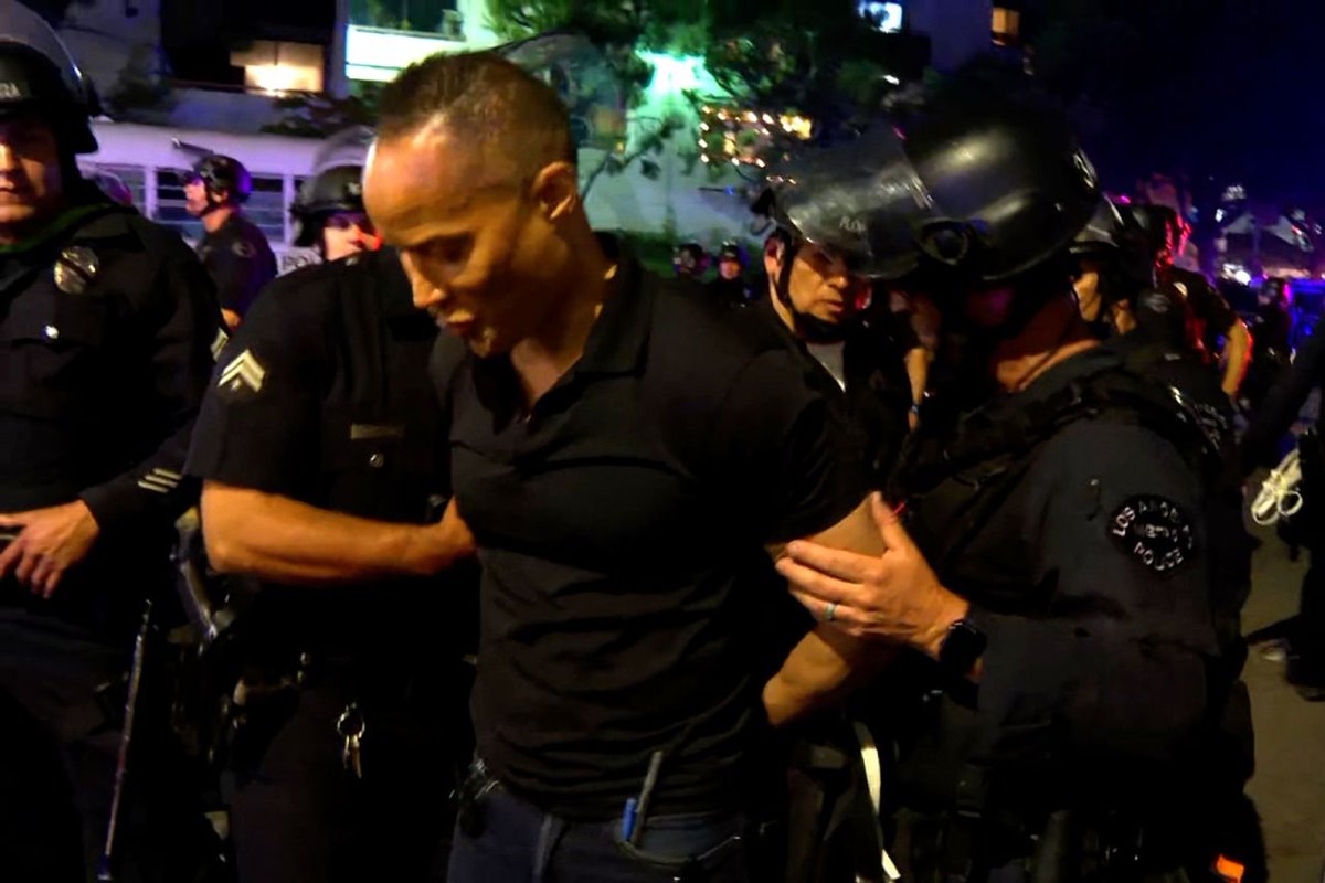 CNN's Jason Carroll and Crew Briefly Detained by LAPD During Live ICE ...