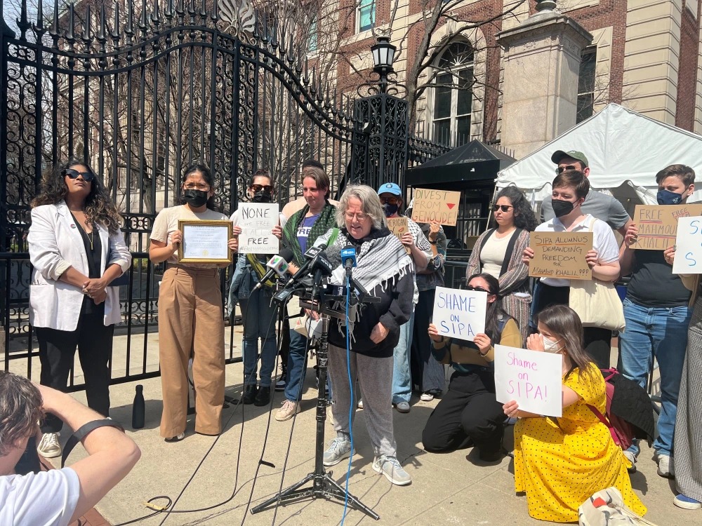 Columbia SIPA Graduates Tear Up Diplomas in Protest of ICE Detention of ...
