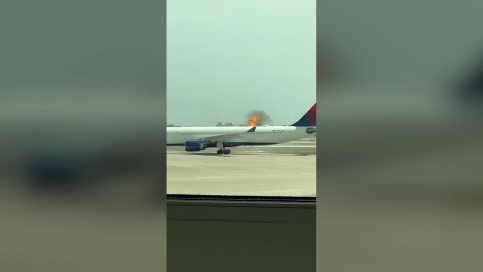Delta Airbus A330 Evacuated at Orlando Airport: 282 Passengers, 12 Crew ...
