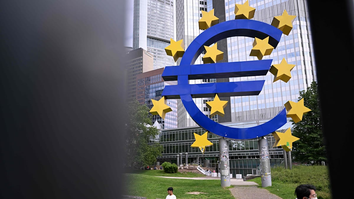 EU Approves Bulgaria as 21st Eurozone Member with Exchange Rate 1 EUR=1.95583 BGN Starting ...