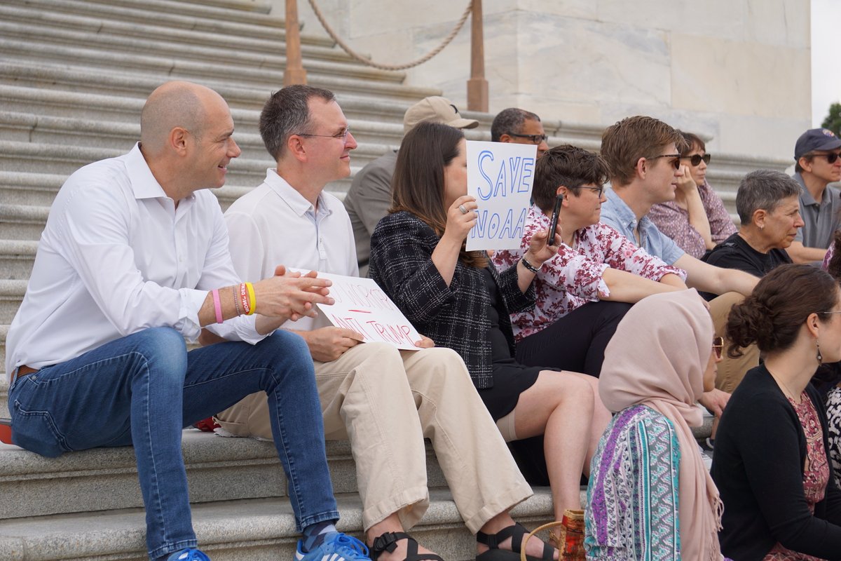Federal Workers from NOAA, NIH, USAID Protest Mass Firings of 50,000 ...