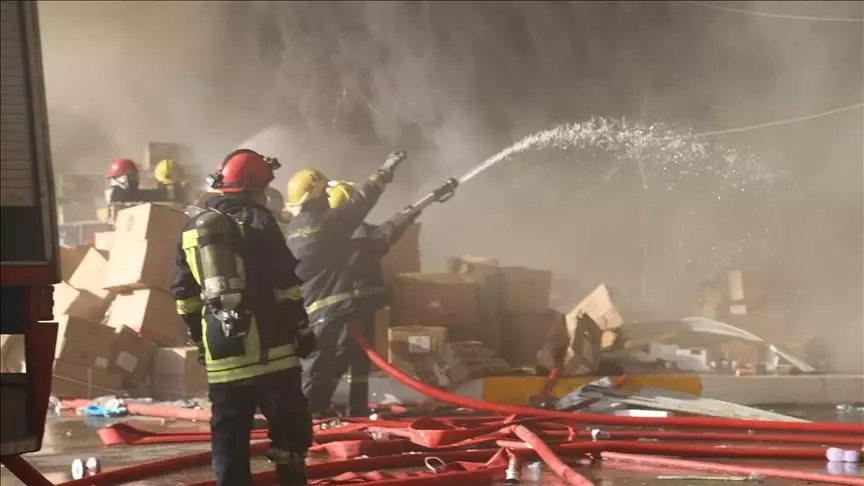 Fire at Newly Opened Kut Mall Kills About 50, Spurs Iraqi Probe ...