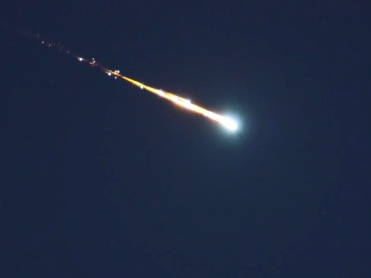 Fireball Lights Up Mexico City Sky on April 16, Confirmed as Meteor by ...
