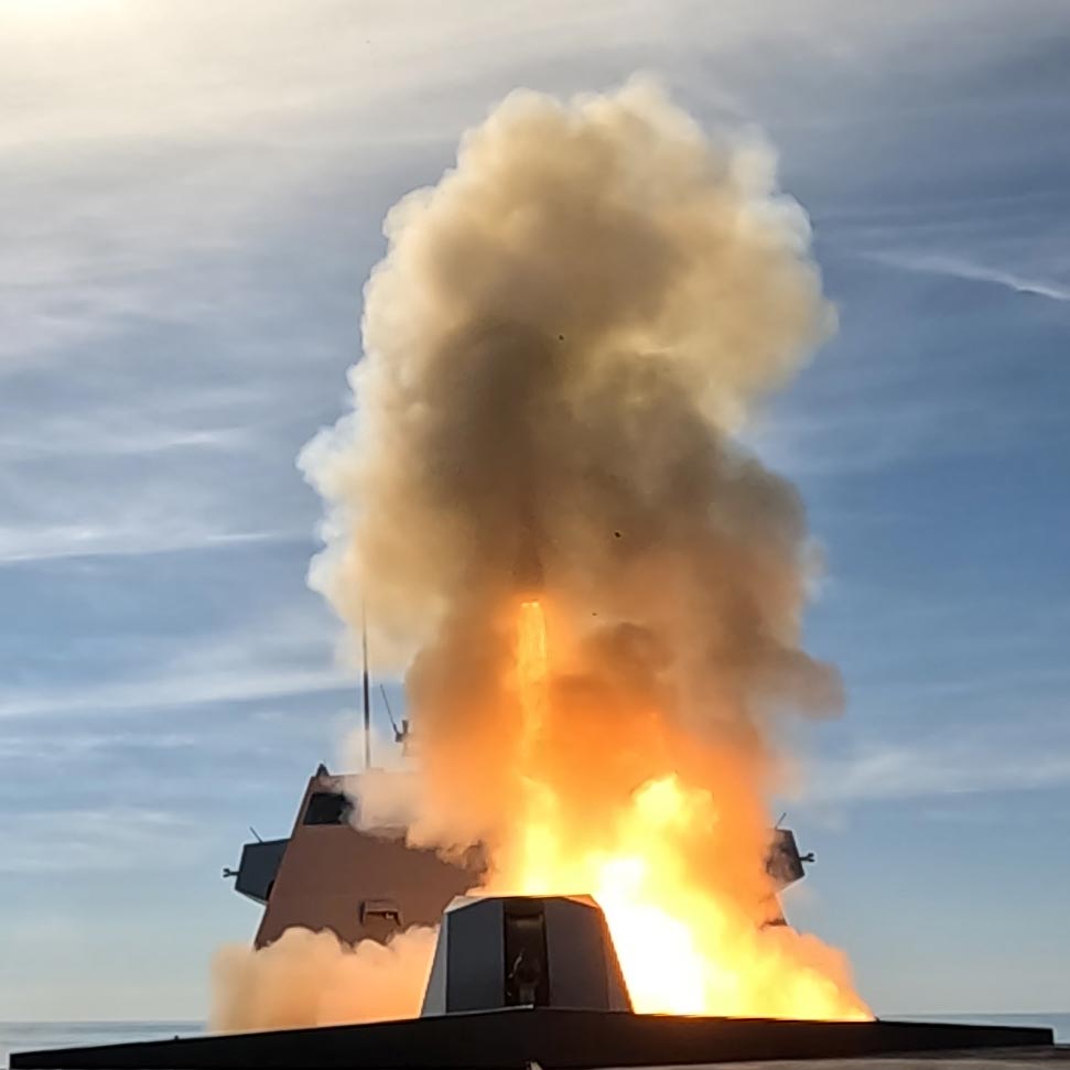 French Frigate FS Normandie and HMS Dragon Test-Fire Aster-30 and Sea ...