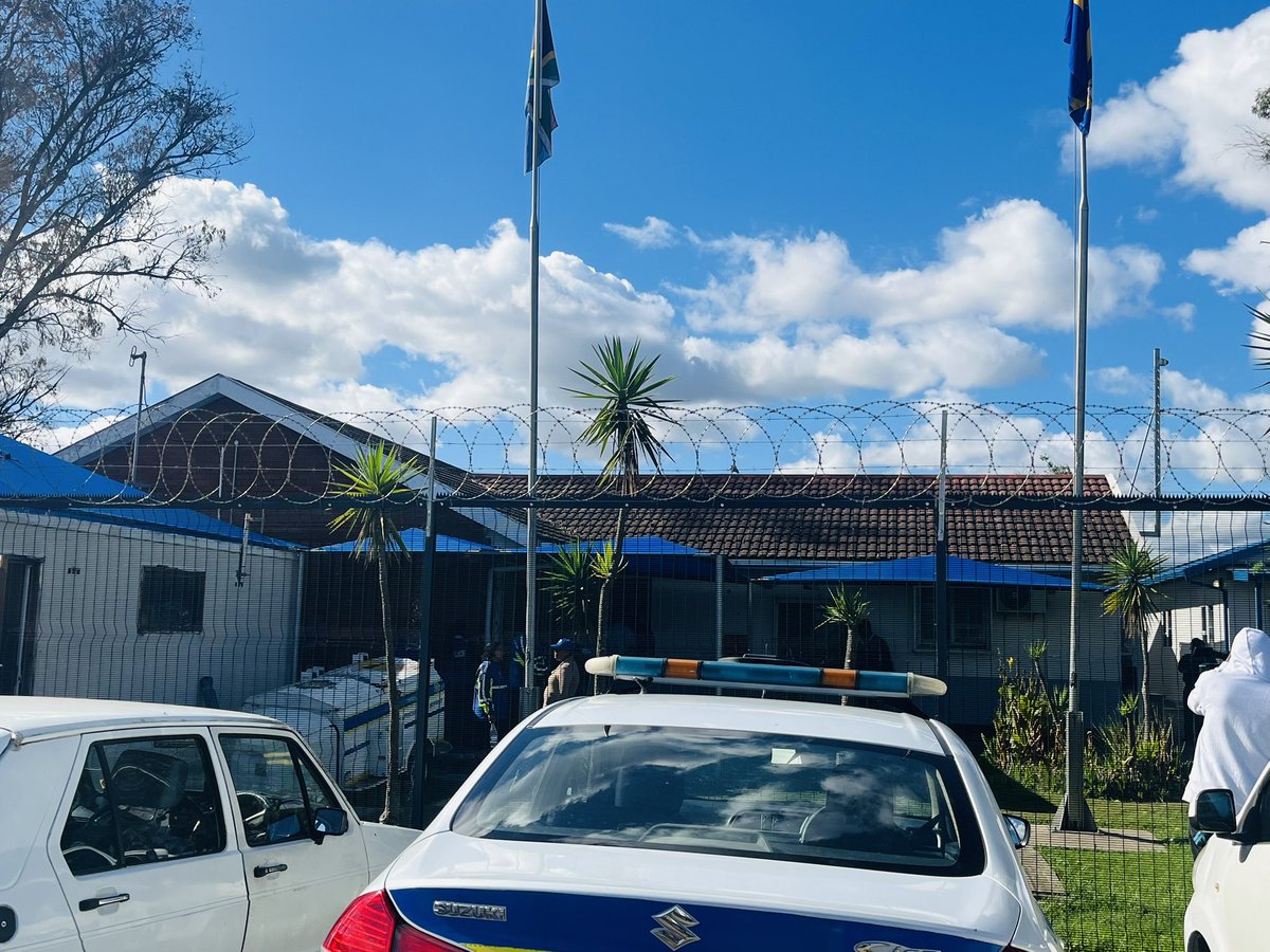 Gunmen in Charcoal-Coloured VW Polo Fire at Kleinvlei Police Station ...