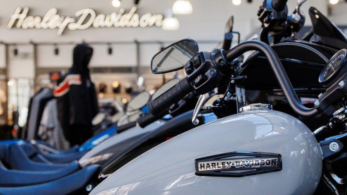 Harley-Davidson CEO Jochen Zeitz Retires Amid Leadership Shake-Up, $1 ...