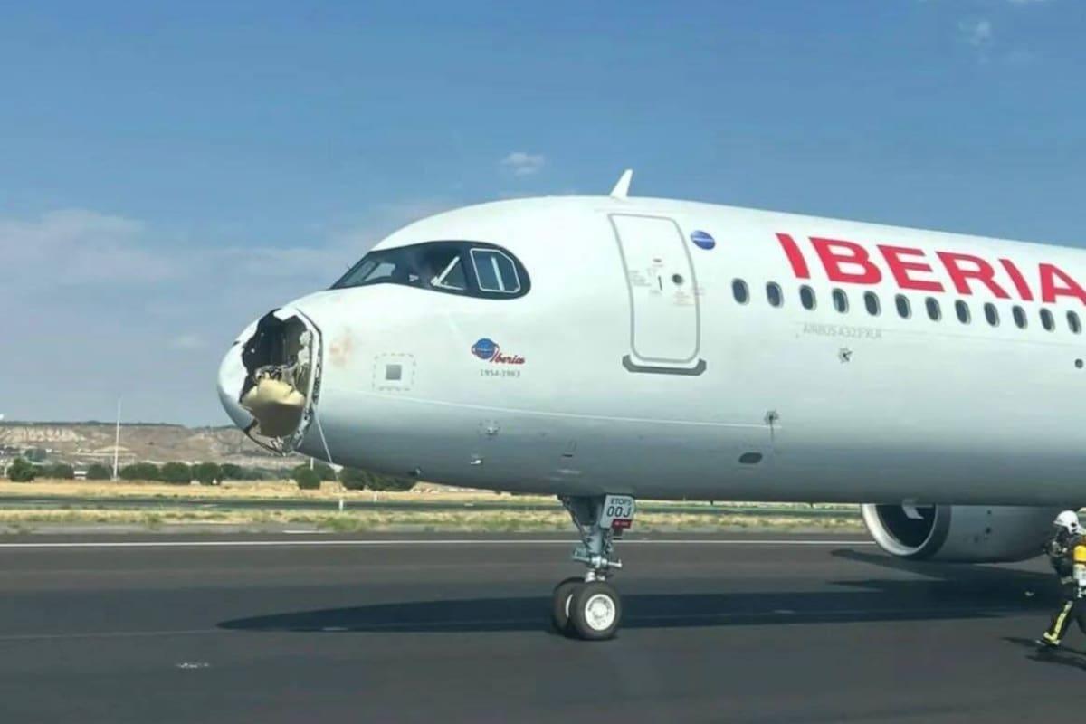 Iberia Airbus A320 on Madrid-Paris Route Makes Emergency Landing After ...