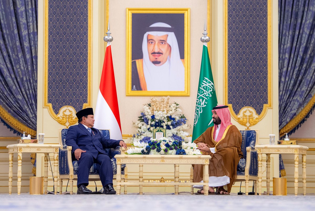 Indonesian President Prabowo Meets Saudi Crown Prince, Malaysia PM ...