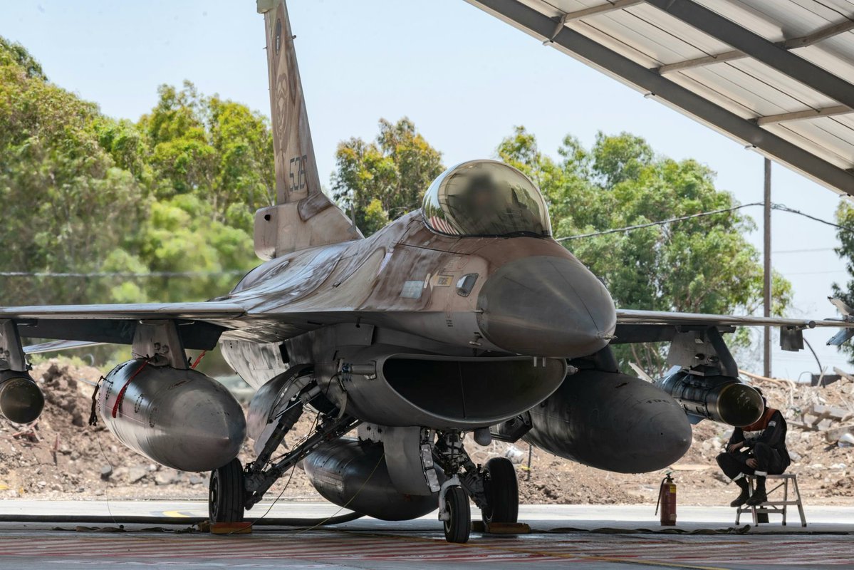 Israel Displays F-16 Jets Armed With 2,000-lb JDAM Bunker-Busters for ...