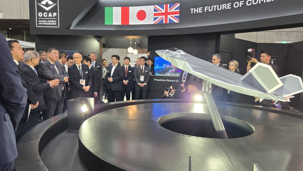 Japan Unveils Railgun, Laser Weapons, T-X Trainer, and SPY-7 Radar Deal ...