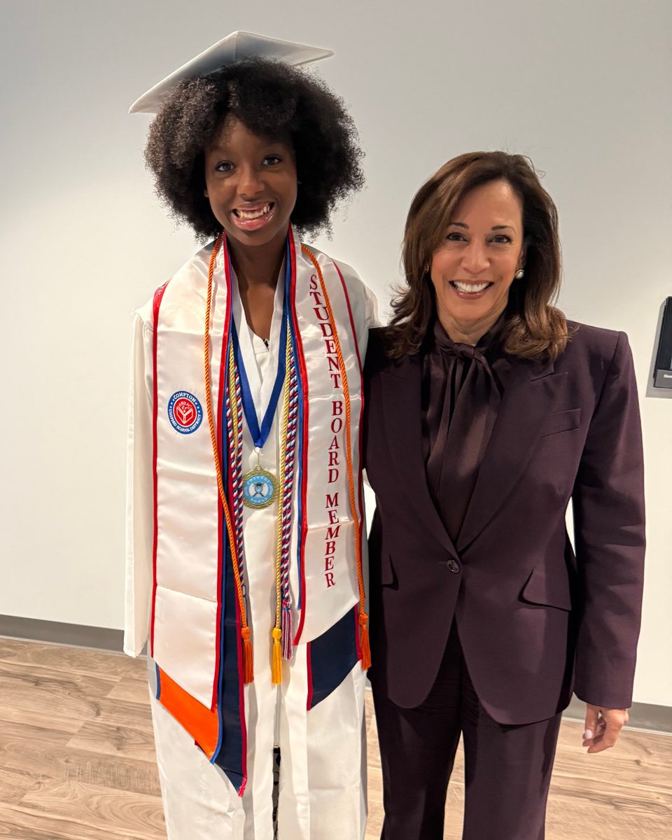 Kamala Harris Surprises 283 Compton High Graduates at First Ceremony on ...