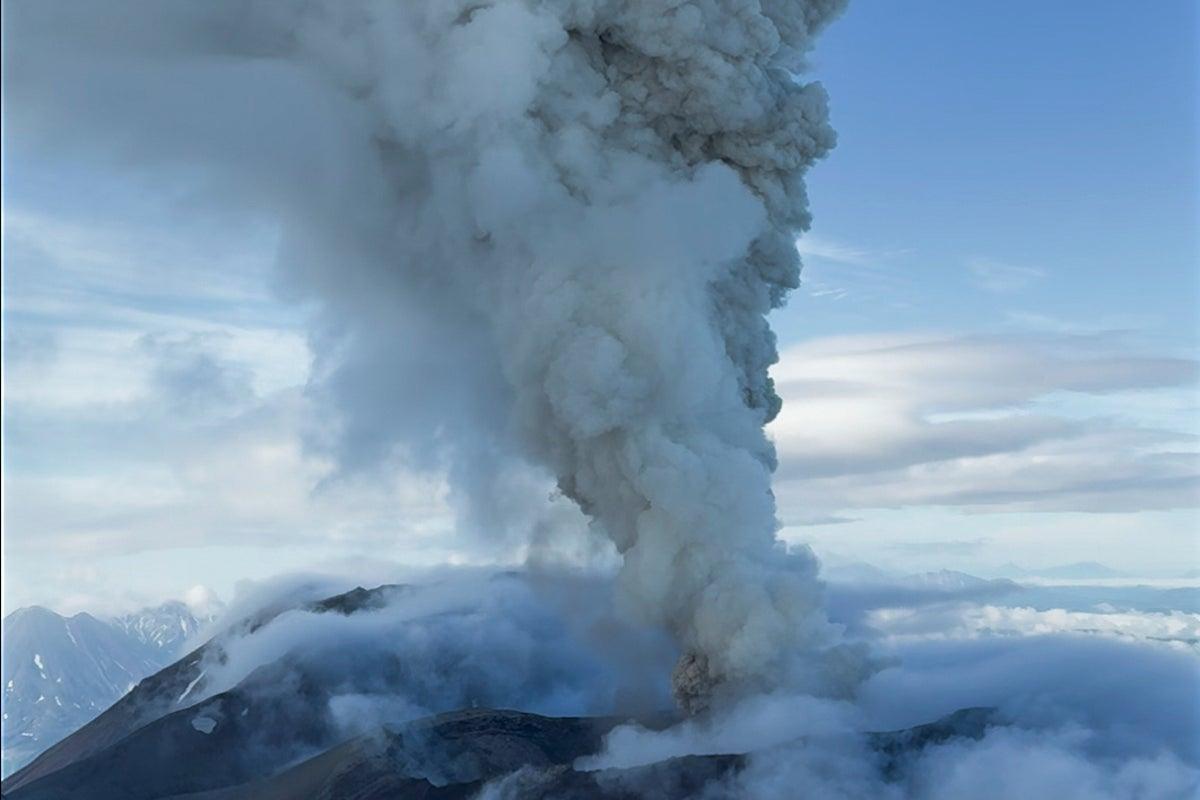 Kamchatka Quake Triggers Pacific Tsunami Alerts and Rare Volcano ...