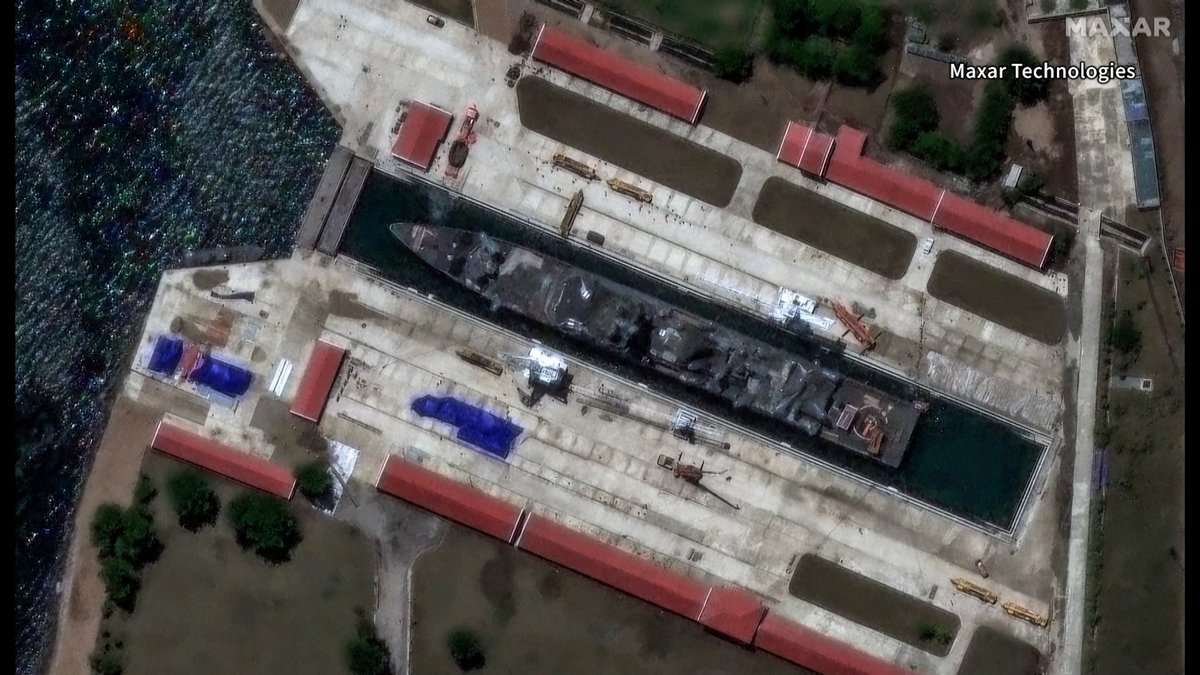 Kim Jong Un Attends Launch of Damaged 5,000-Ton Destroyer 'Kang Geon-ho ...