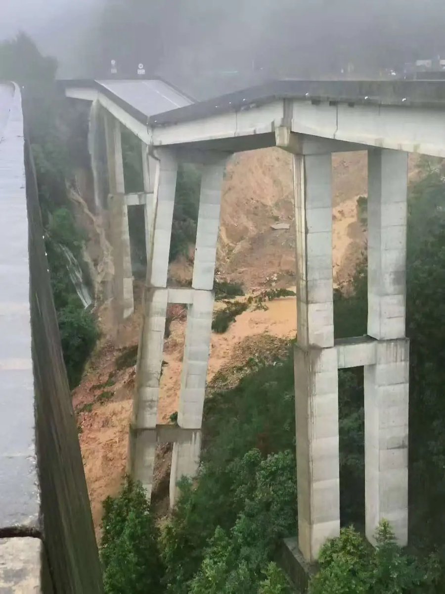 Landslide Knocks Out Guizhou Expressway Bridge; Driver Rescued, No ...