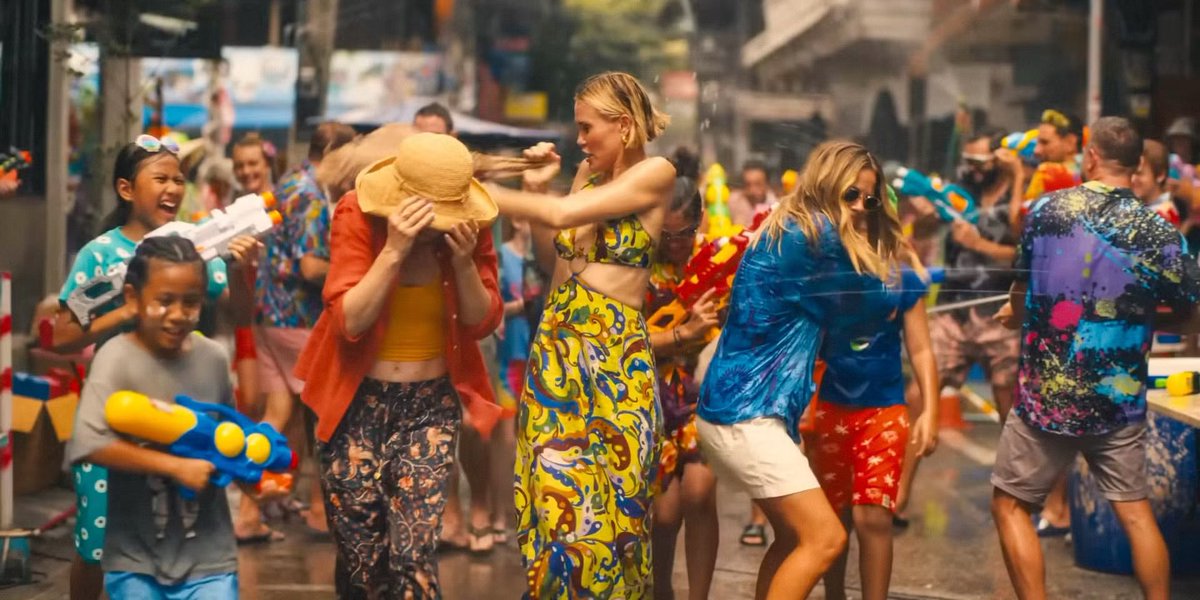Leslie Bibb Feared Diarrhea Filming 'The White Lotus' Water Gun Scene ...