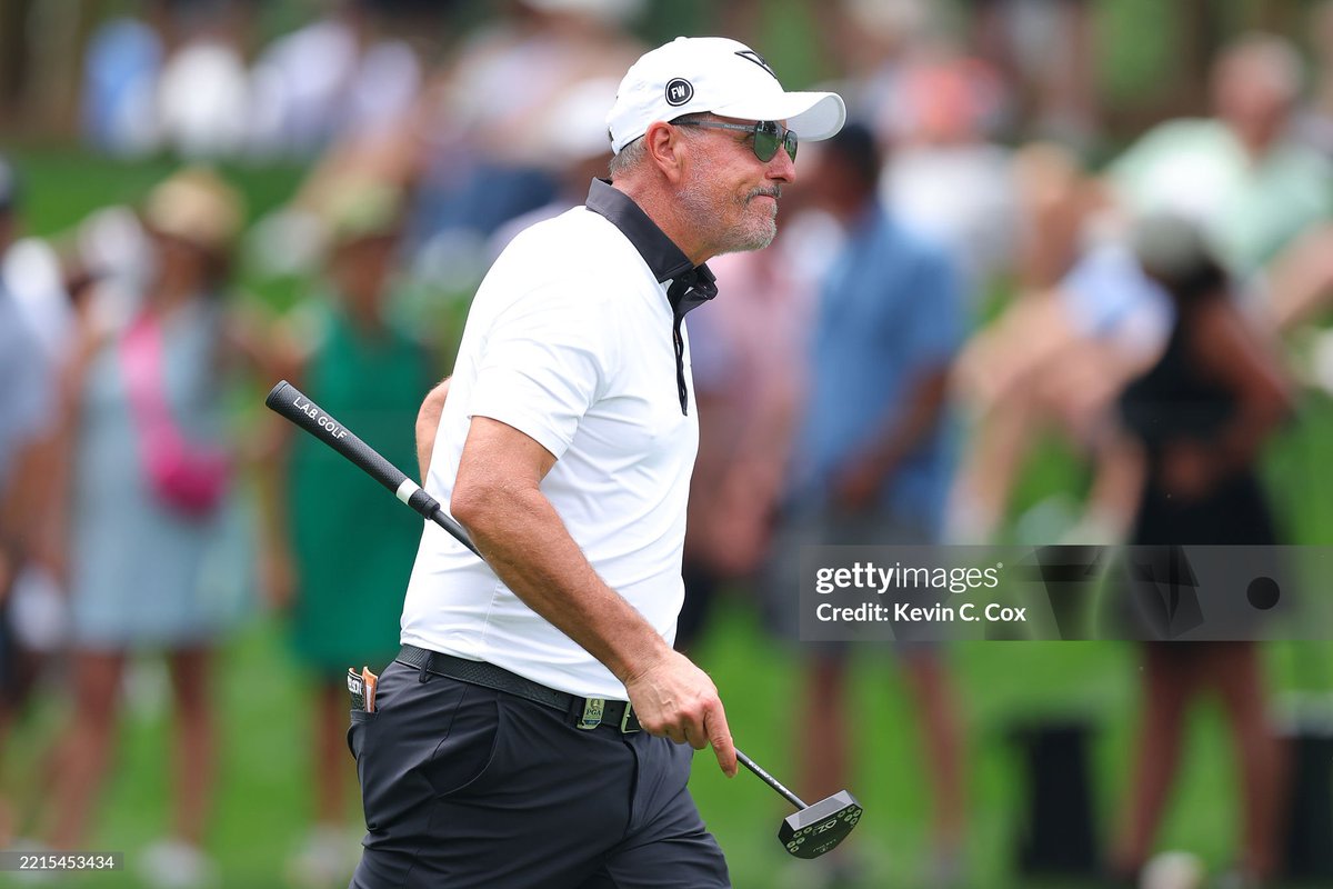 LIV Golf's Phil Mickelson Takes Four Strokes to Escape Bunker, Records ...