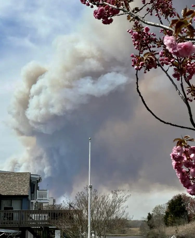 Massive 3,200-Acre Wildfire in Ocean County, NJ, 5% Contained, Prompts ...