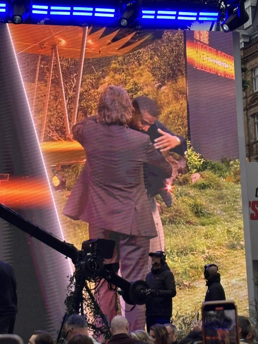 Michael B. Jordan and Tom Cruise Embrace at Mission Impossible: The Final Reckoning Premiere ...