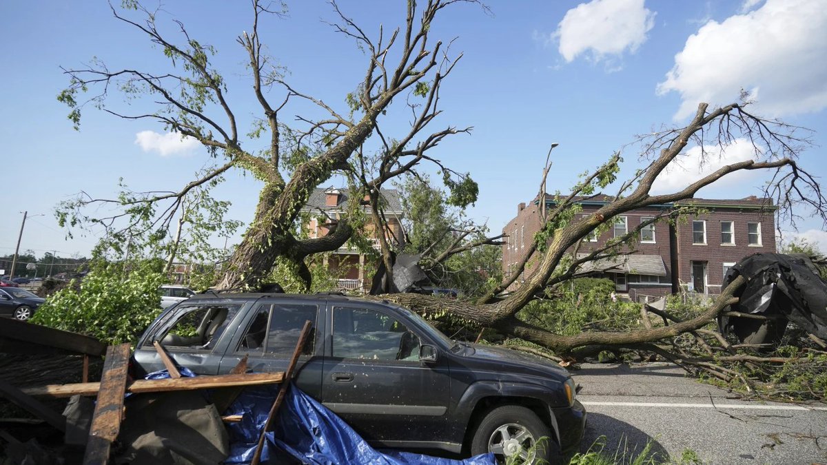Midwest Tornadoes Kill At Least 21; 5,000 Properties Damaged in St ...