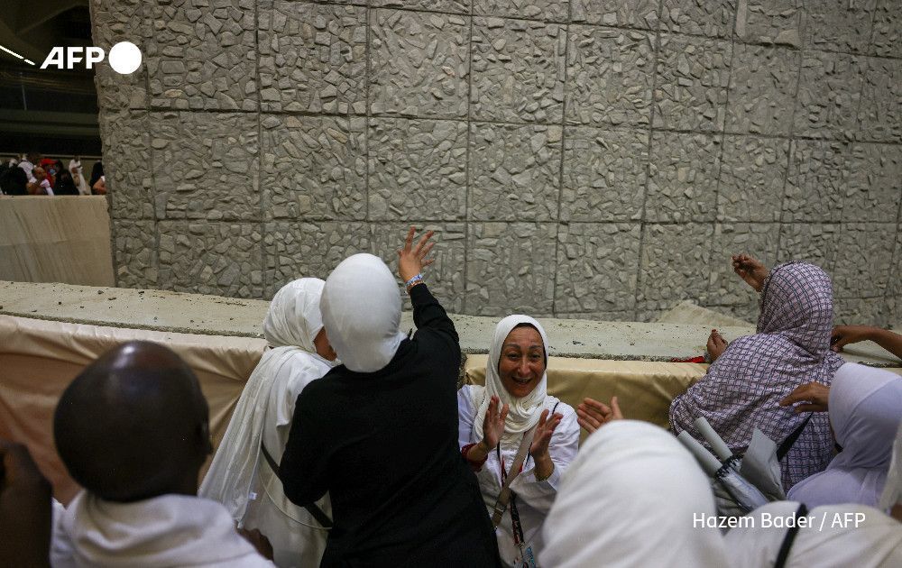 Nearly Two Million Pilgrims Perform Stoning of the Devil Ritual and ...