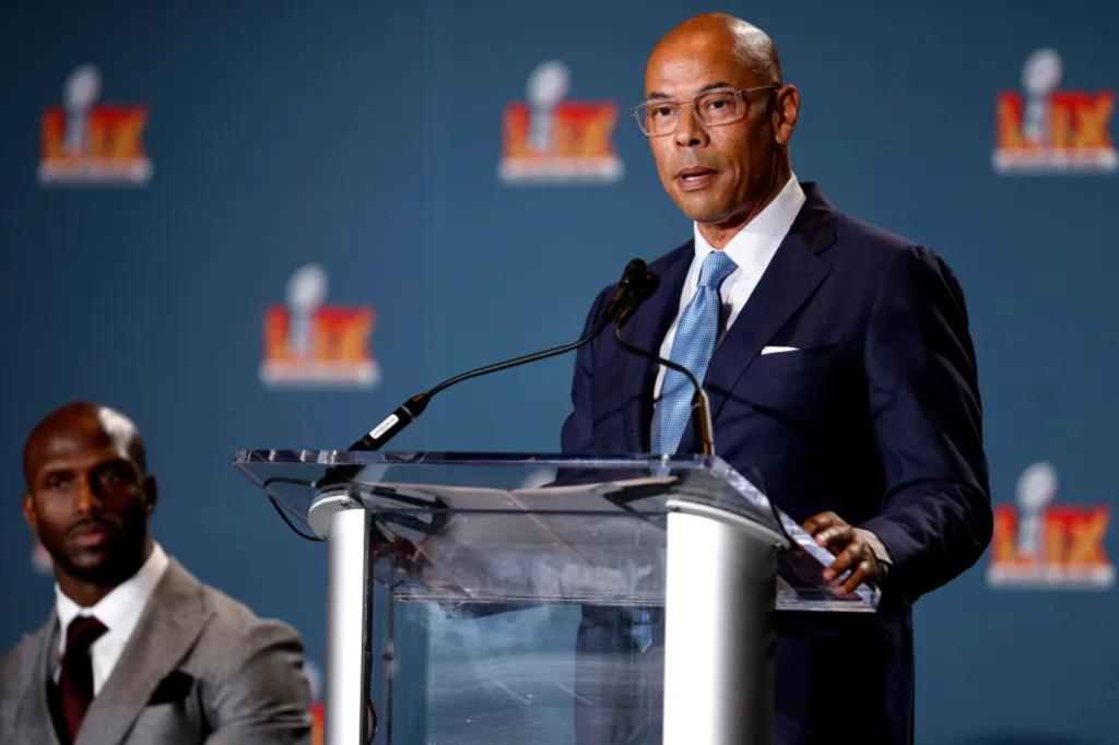 NFLPA Executive Committee Backs Lloyd Howell Amid Carlyle Conflict ...