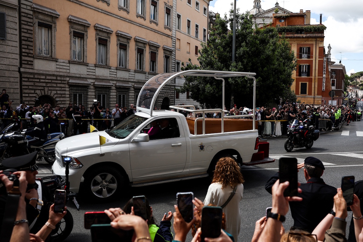 Pope Francis, First Jesuit Pope, Buried in Rome's Santa Maria Maggiore ...