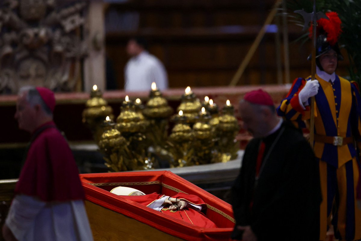 Pope Francis Lies in State at St. Peter’s Basilica Ahead of Saturday ...