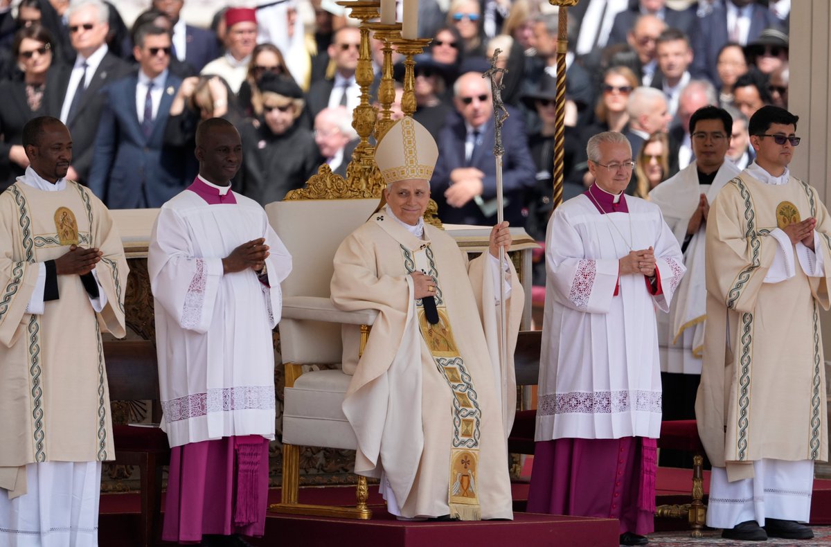 Pope Leo XIV Assumes Papacy, Receives Ring of the Fisherman, Pallium ...
