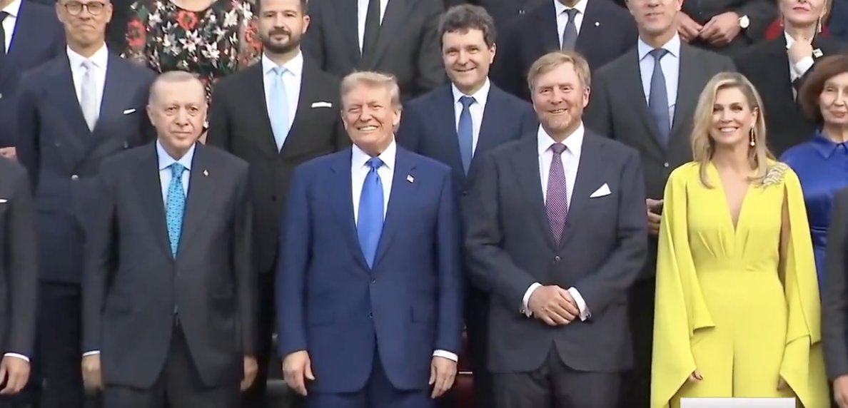 President Erdoğan and U.S. President Trump Pose Together, Briefly ...