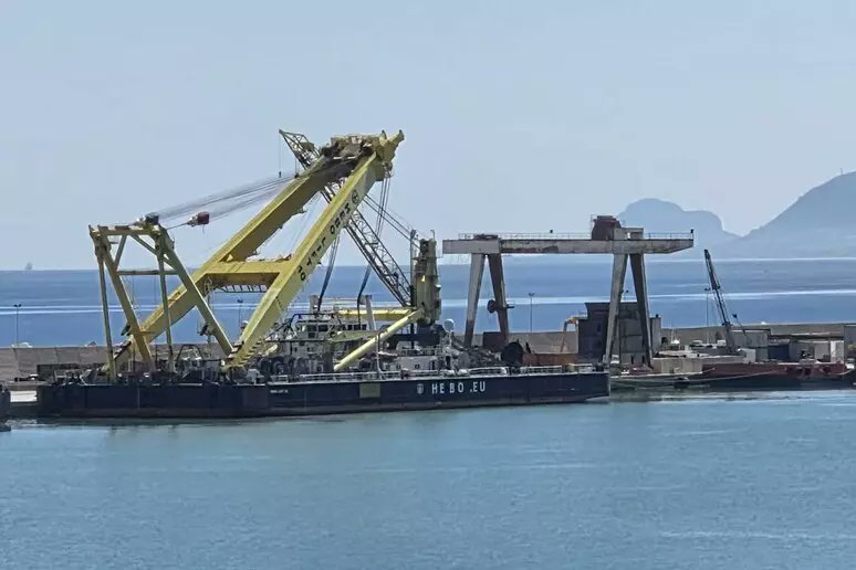 Recovery Begins for British Superyacht Bayesian Off Sicily Using Hebo ...