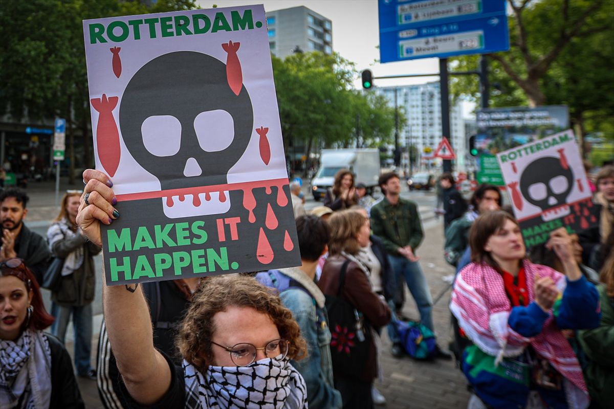 Rotterdam Protesters Block Roads Against Maersk Ship With F-35 Parts ...