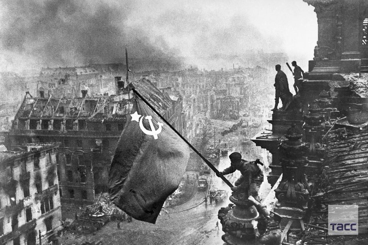 Russia Recreates Reichstag Flag-Raising for 80th Anniversary; Khaldei's ...