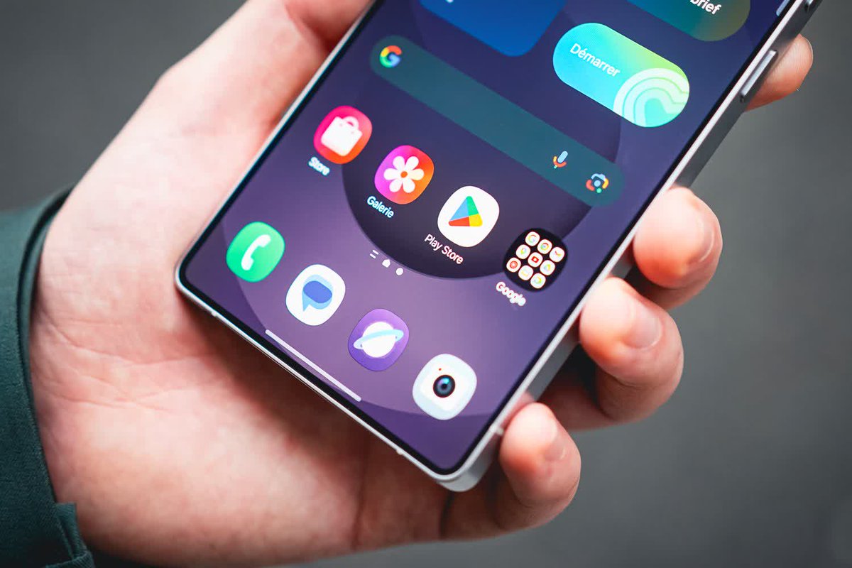 Samsung’s One UI 8 Reveals Tri-Fold Galaxy G Fold Design and Globally ...