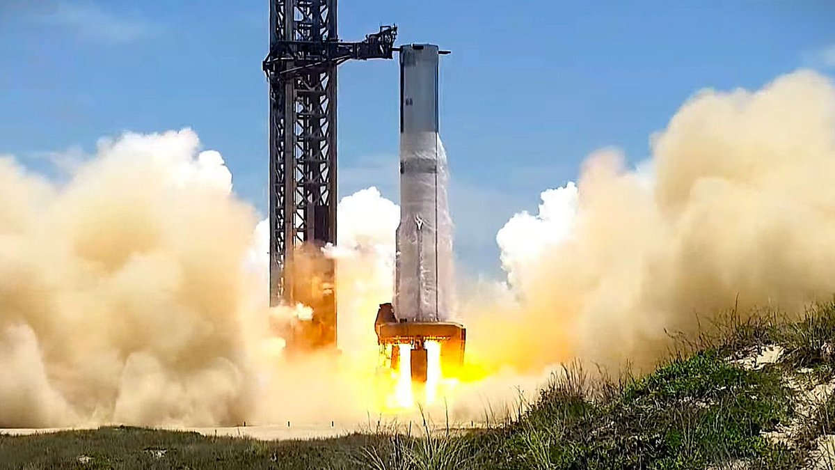 SpaceX Completes Full-Duration Static Fire of Booster 16 With 33 Raptor ...