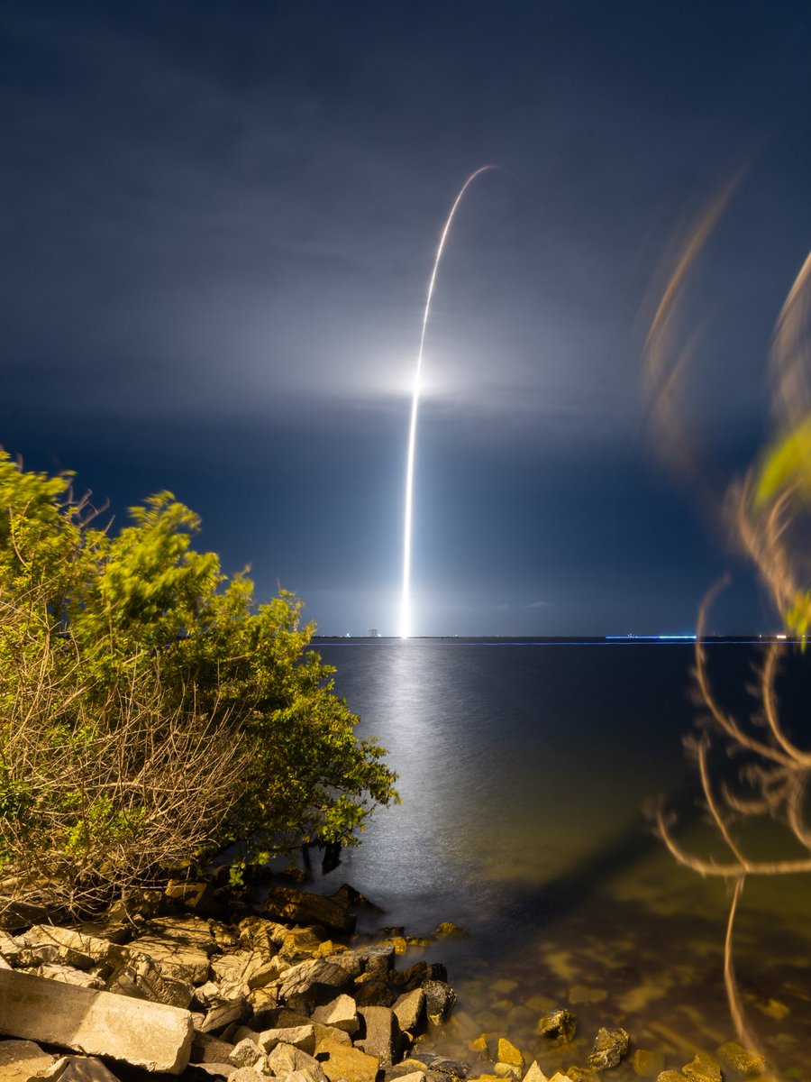 SpaceX Launches 28 Starlink V2 Mini Satellites at 9:51 p.m. ET From ...