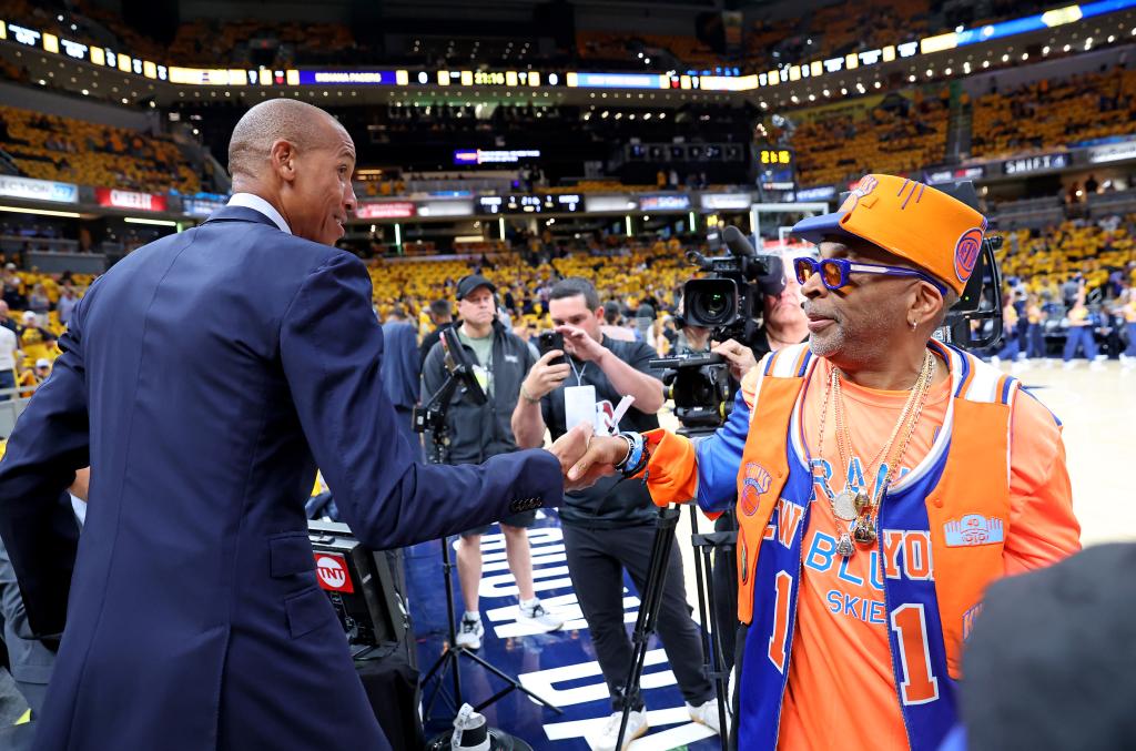 Spike Lee’s Knicks Appearance and Custom Zoot Suit Highlight Eastern ...